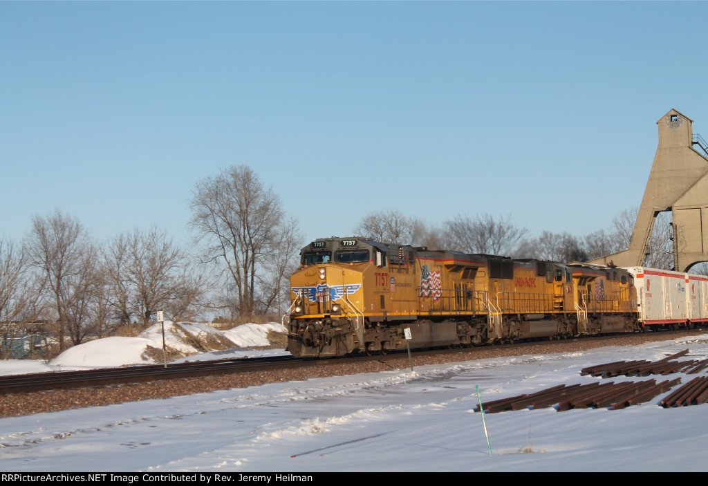 UP 7757 & others (3)